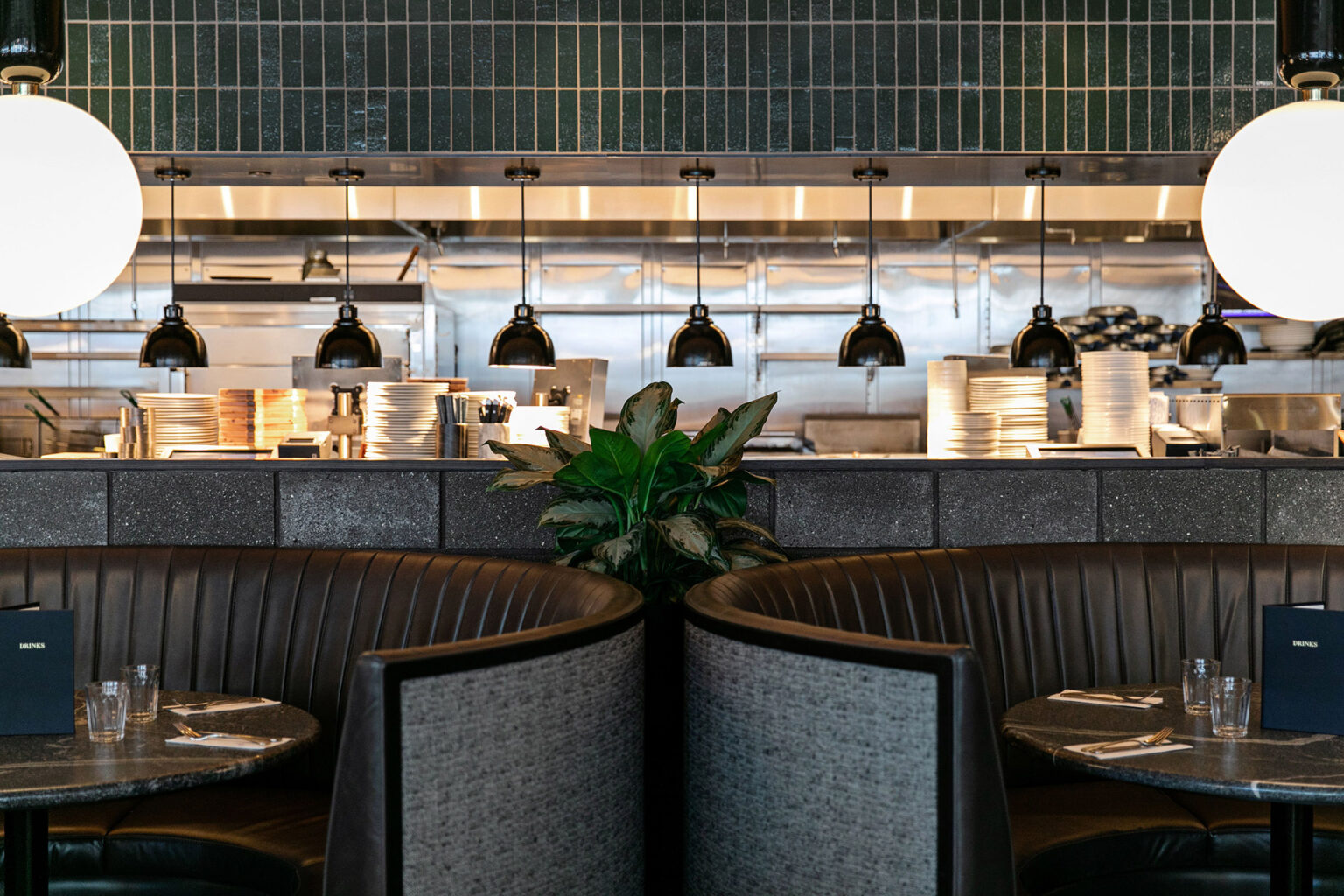 Earls Kitchen + Bar Station Square – Kirsten Reite Architecture (KRA)